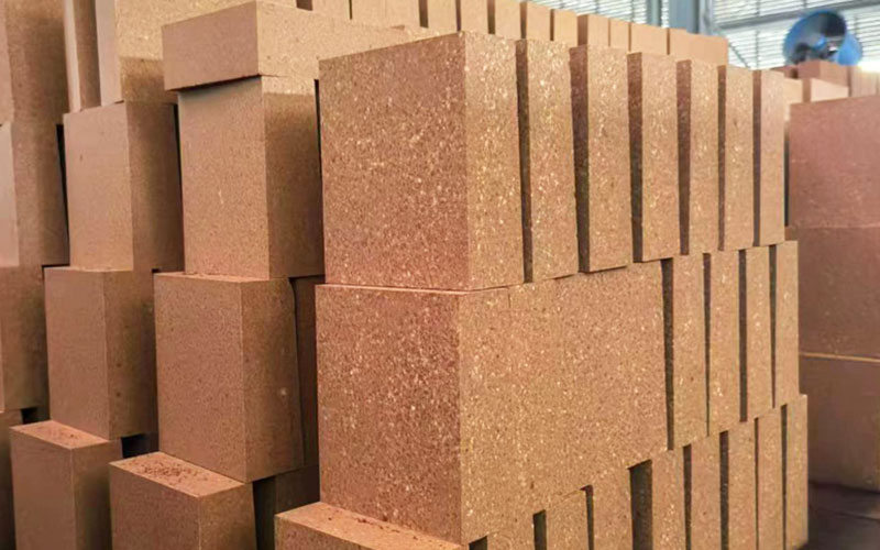 Wählen Sie Magnesia-Spinel-Ziegel für Zementdrehrohröfen.